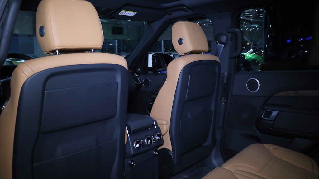 Alain Class Motors | LAND ROVER Discovery HSE Si6