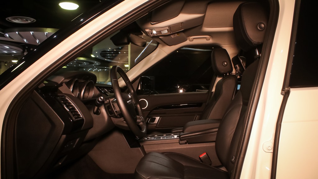 Alain Class Motors | Land Rover Discovery Si6