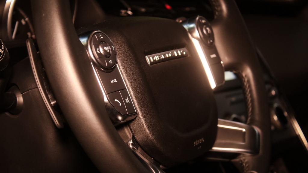 Alain Class Motors | Land Rover Discovery Si6