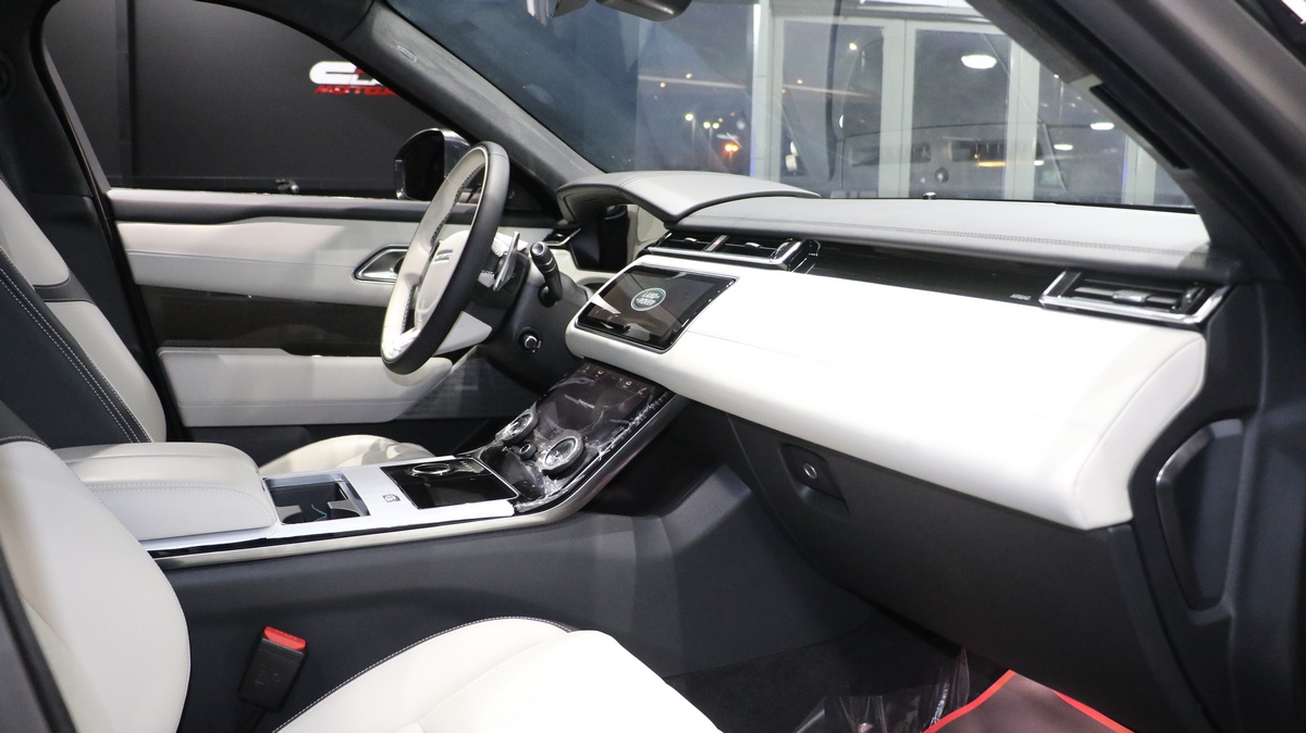 Alain Class Motors | Range Rover Velar D300 HSE First Edition