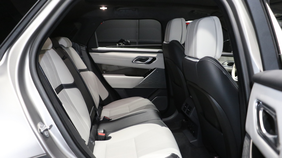 Alain Class Motors | Range Rover Velar D300 HSE First Edition