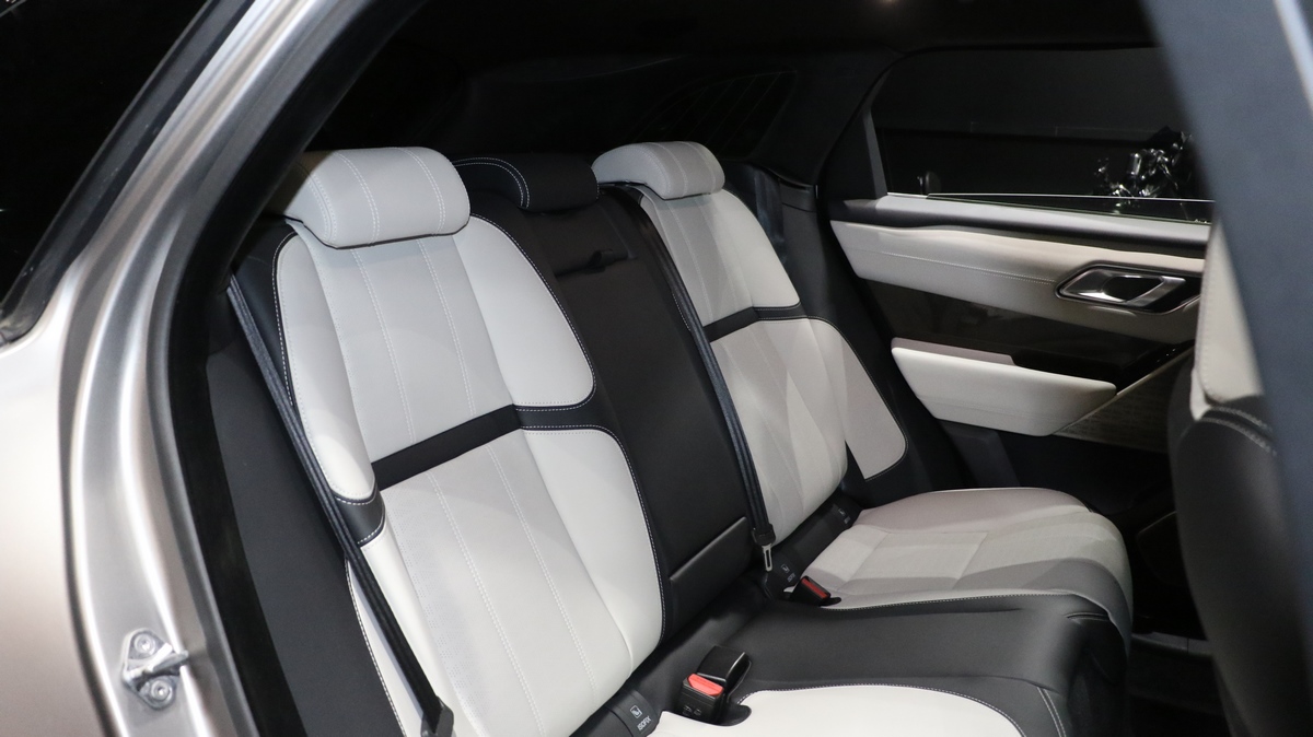 Alain Class Motors | Range Rover Velar D300 HSE First Edition