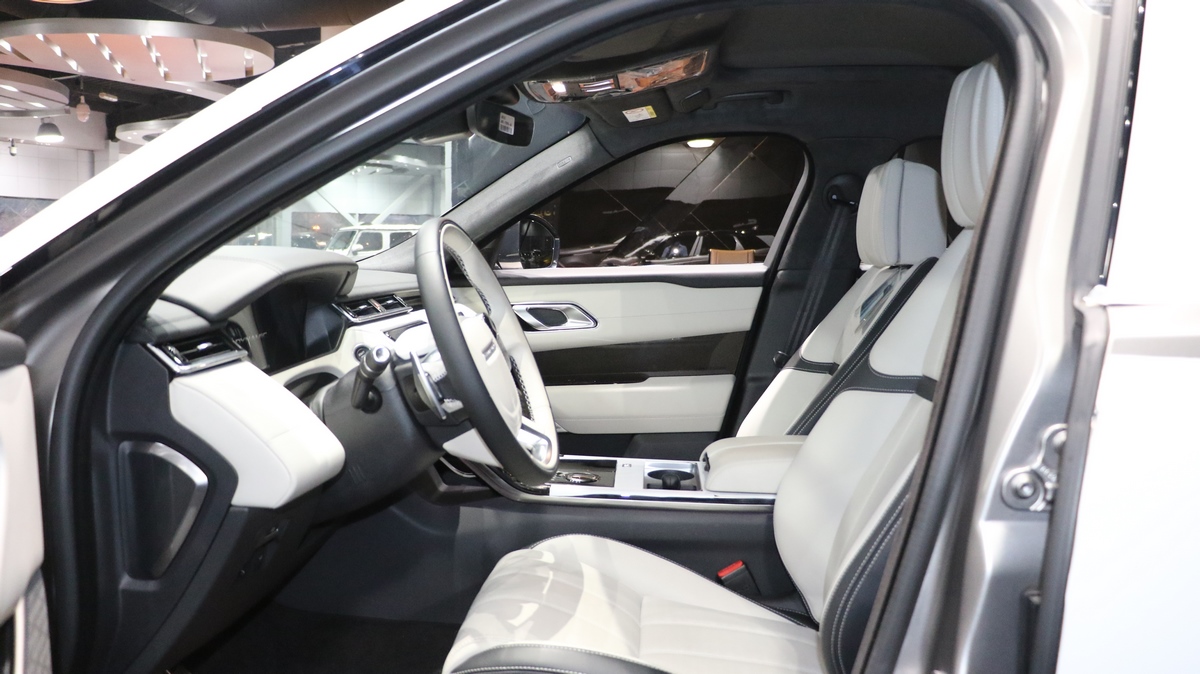 Alain Class Motors | Range Rover Velar D300 HSE First Edition