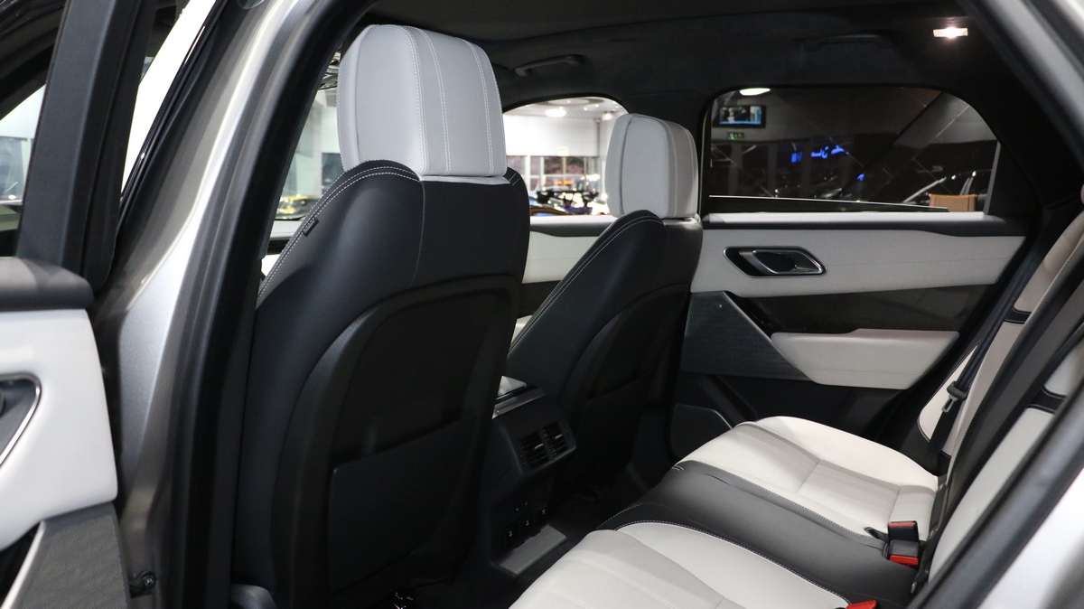 Alain Class Motors | Range Rover Velar D300 HSE First Edition
