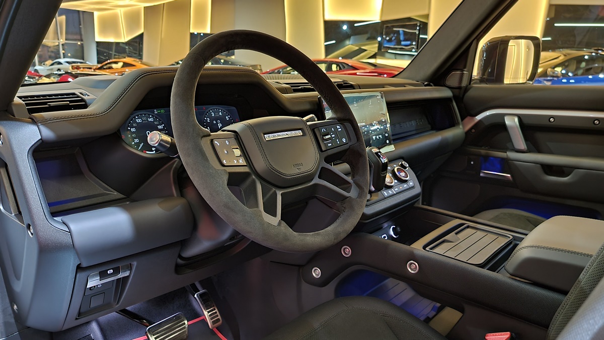 Alain Class Motors | Land Rover Defender 110 V8