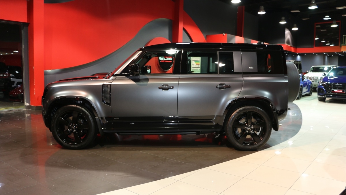 Alain Class Motors | Land Rover Defender V8 Carpathian Edition