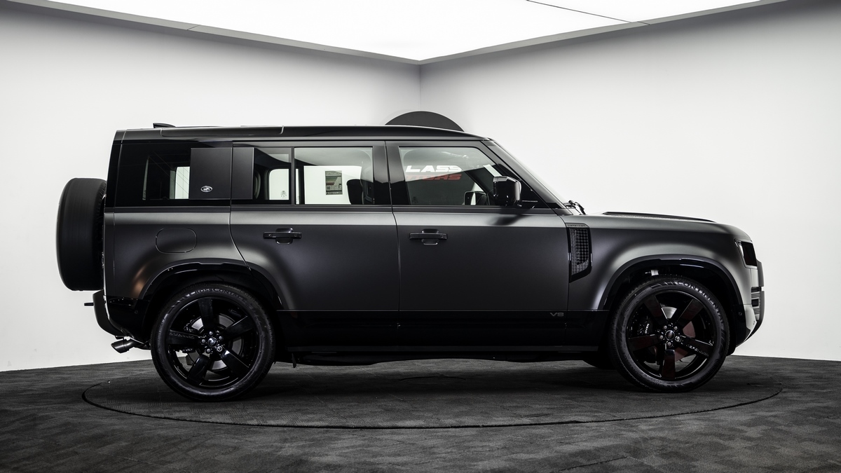 Alain Class Motors | Land Rover Defender V8 Carpathian Edition
