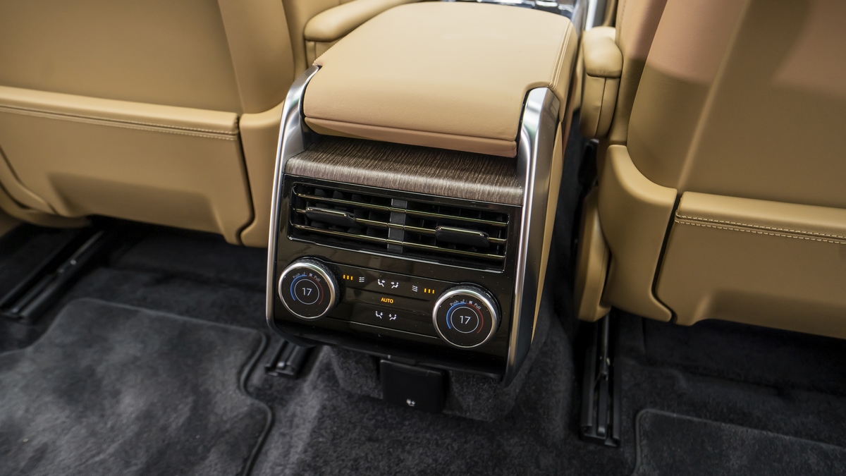 Alain Class Motors | Range Rover Autobiography P530