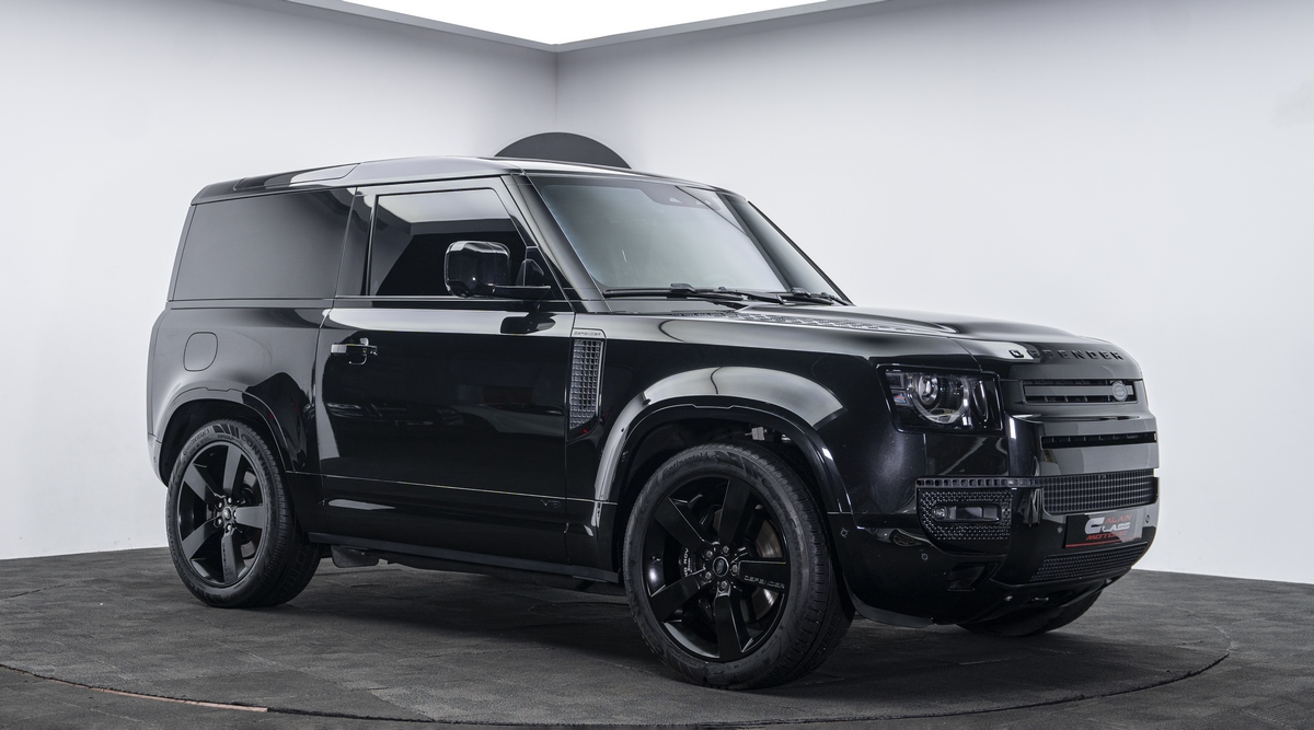 Alain Class Motors | Land Rover Defender 90 V8 Edition P525