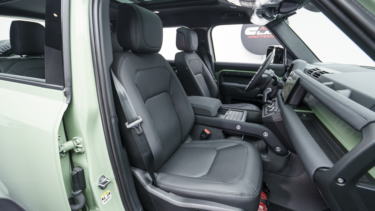Alain Class Motors | Land Rover Defender P400 75th limited Edition