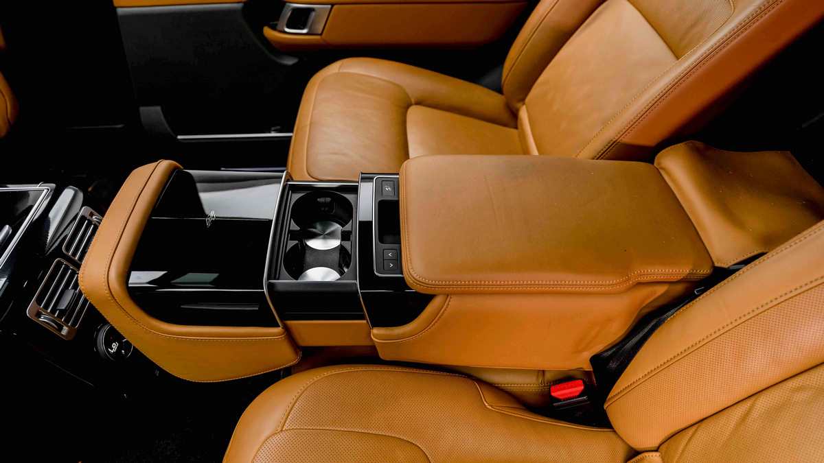 Alain Class Motors | Range Rover Autobiography P525 LWB