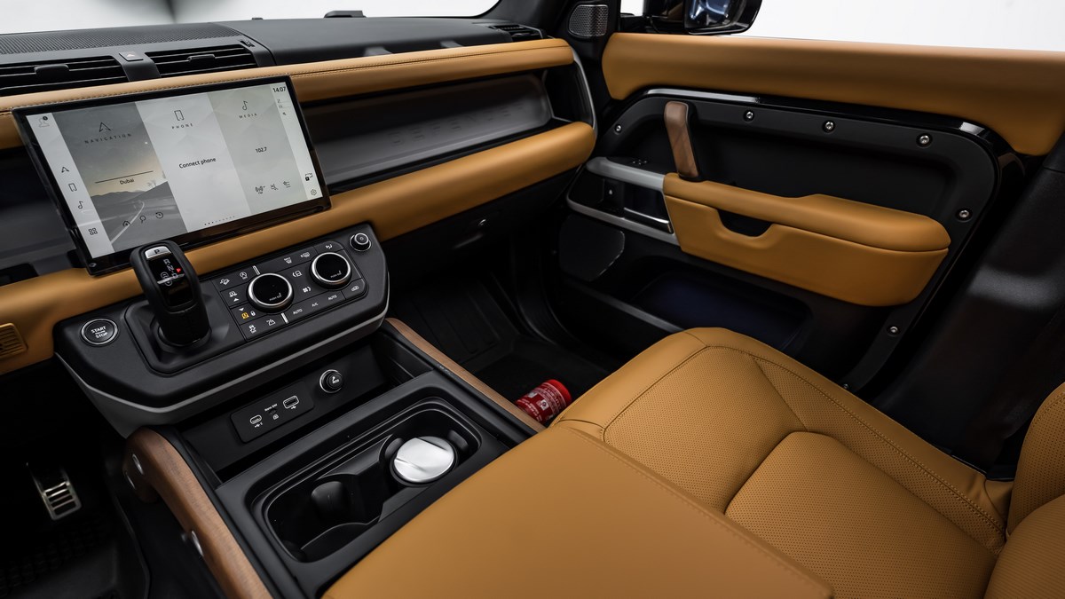 Alain Class Motors | Land Rover Defender HSE P400